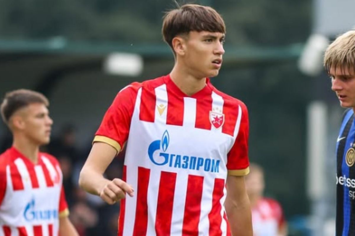 Bayer Leverkusen sắp chiêu mộ tiền đạo 17 tuổi Damjanovic của Red Star
